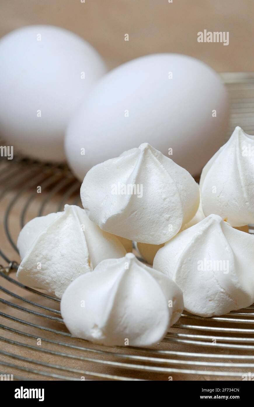 Meringues and hen's eggs, meringue, meringue pastry, meringue foam ...