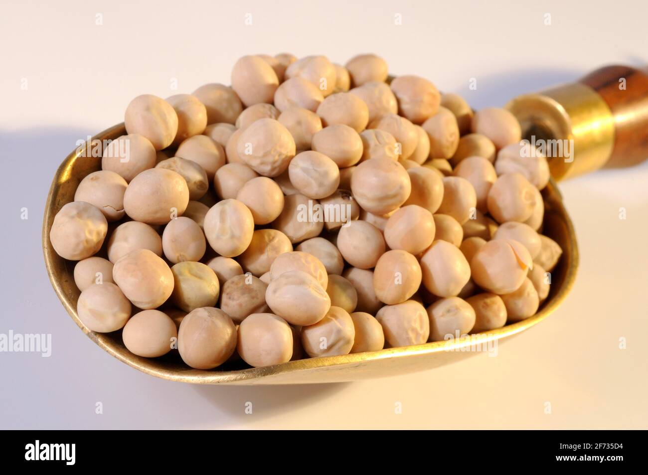 Yellow peas (Pisum sativum), pea, yellow peas Stock Photo - Alamy