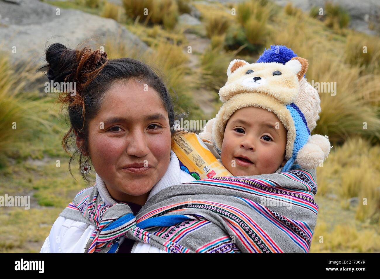 Native american and smiling hi-res stock photography and images - Alamy