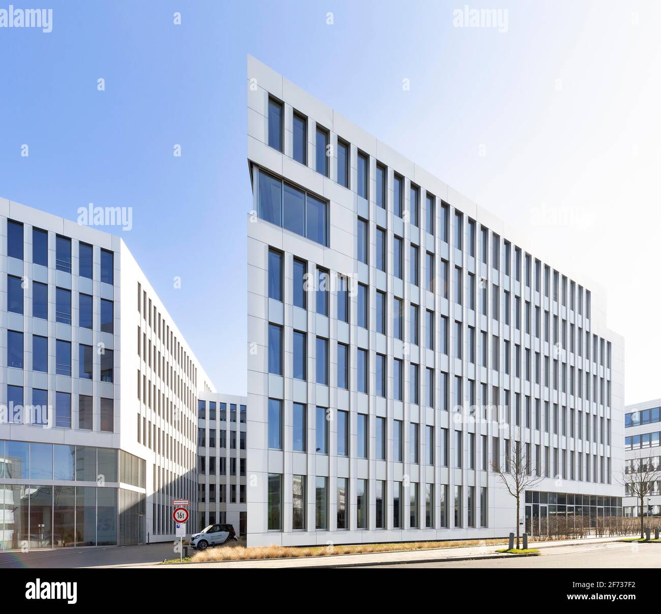 Office building Silberkuhlsturm, headquarters of the energy service ...