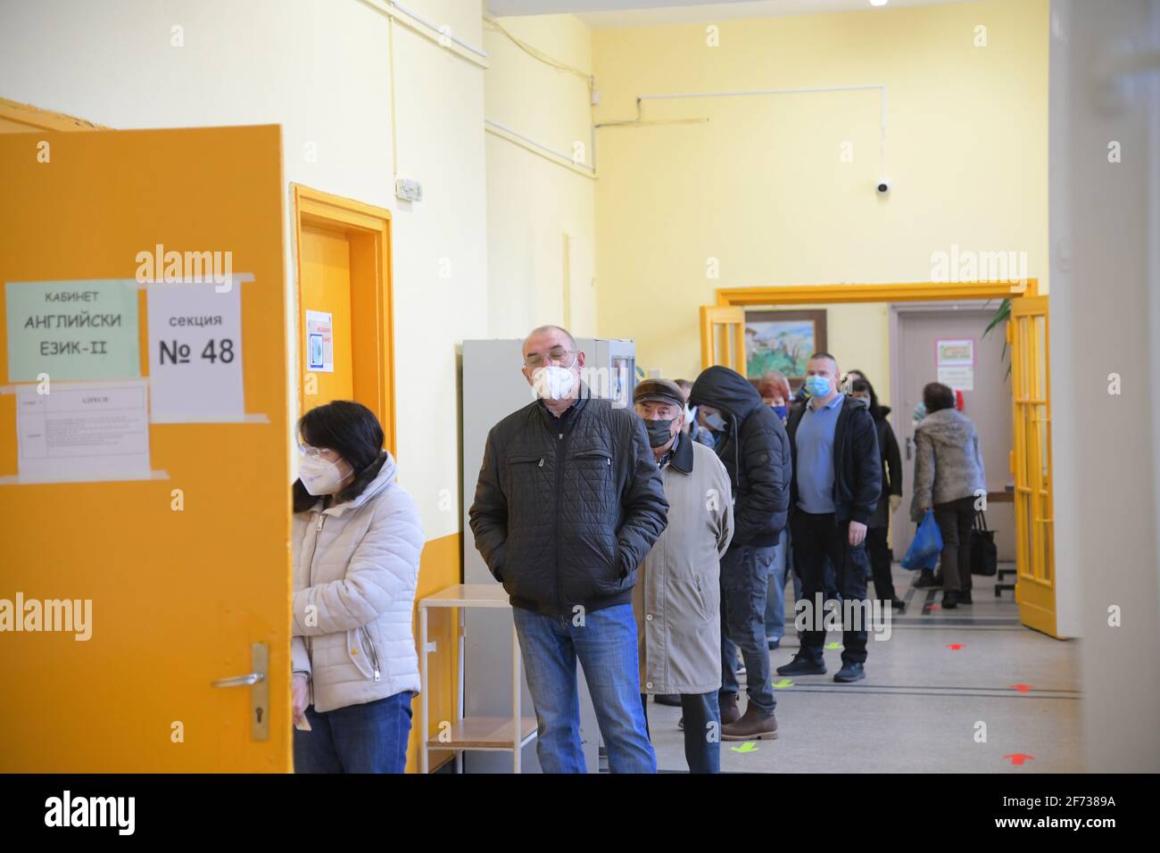 Queue paper hi-res stock photography and images - Alamy