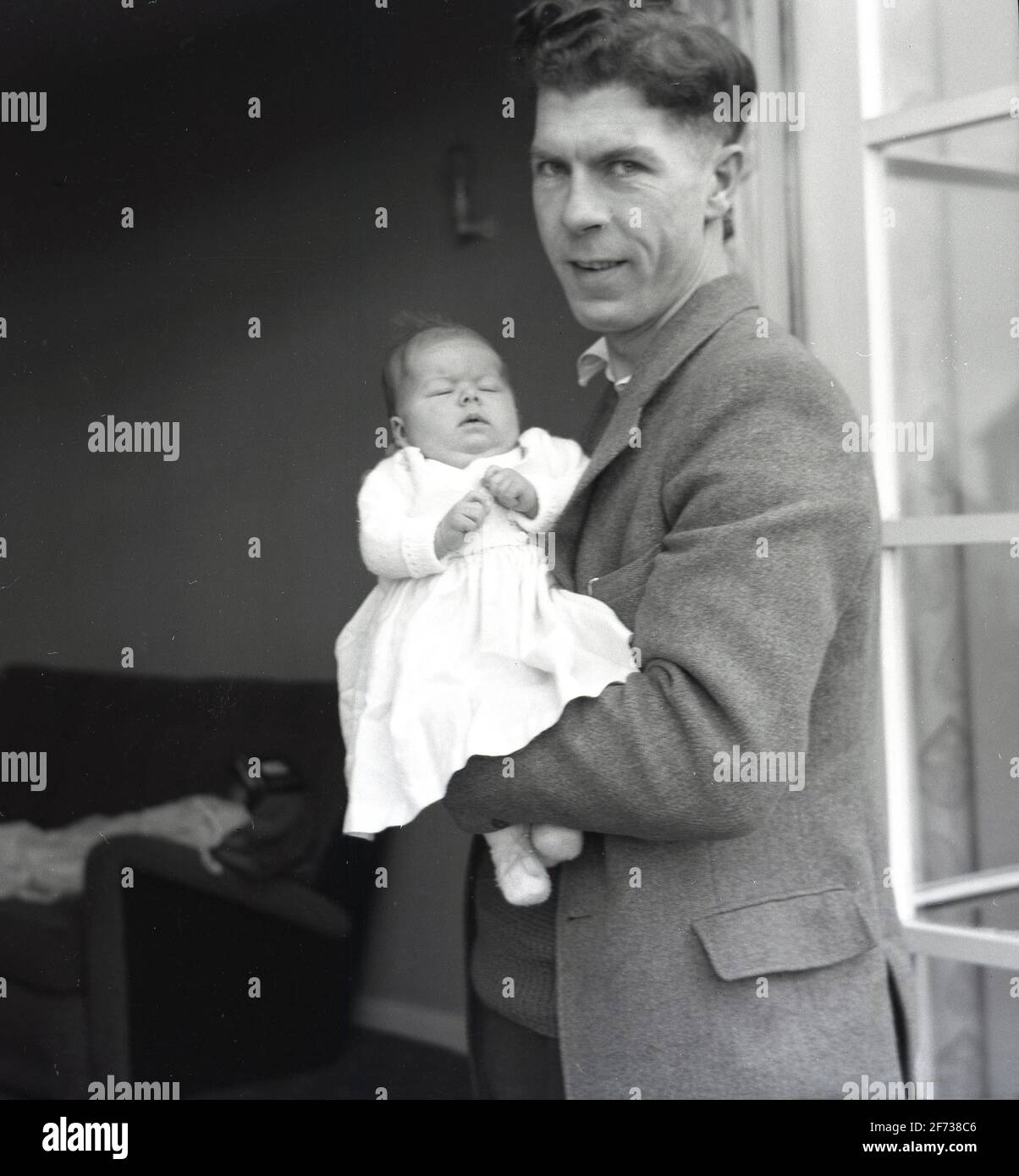 1950s baby black and white hi-res stock photography and images - Alamy