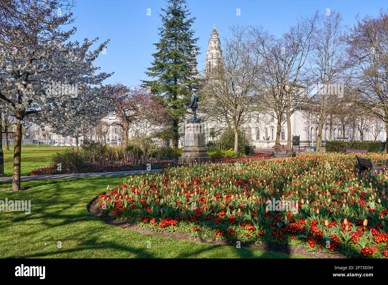 Cardiff city hall gardens hi-res stock photography and images - Alamy