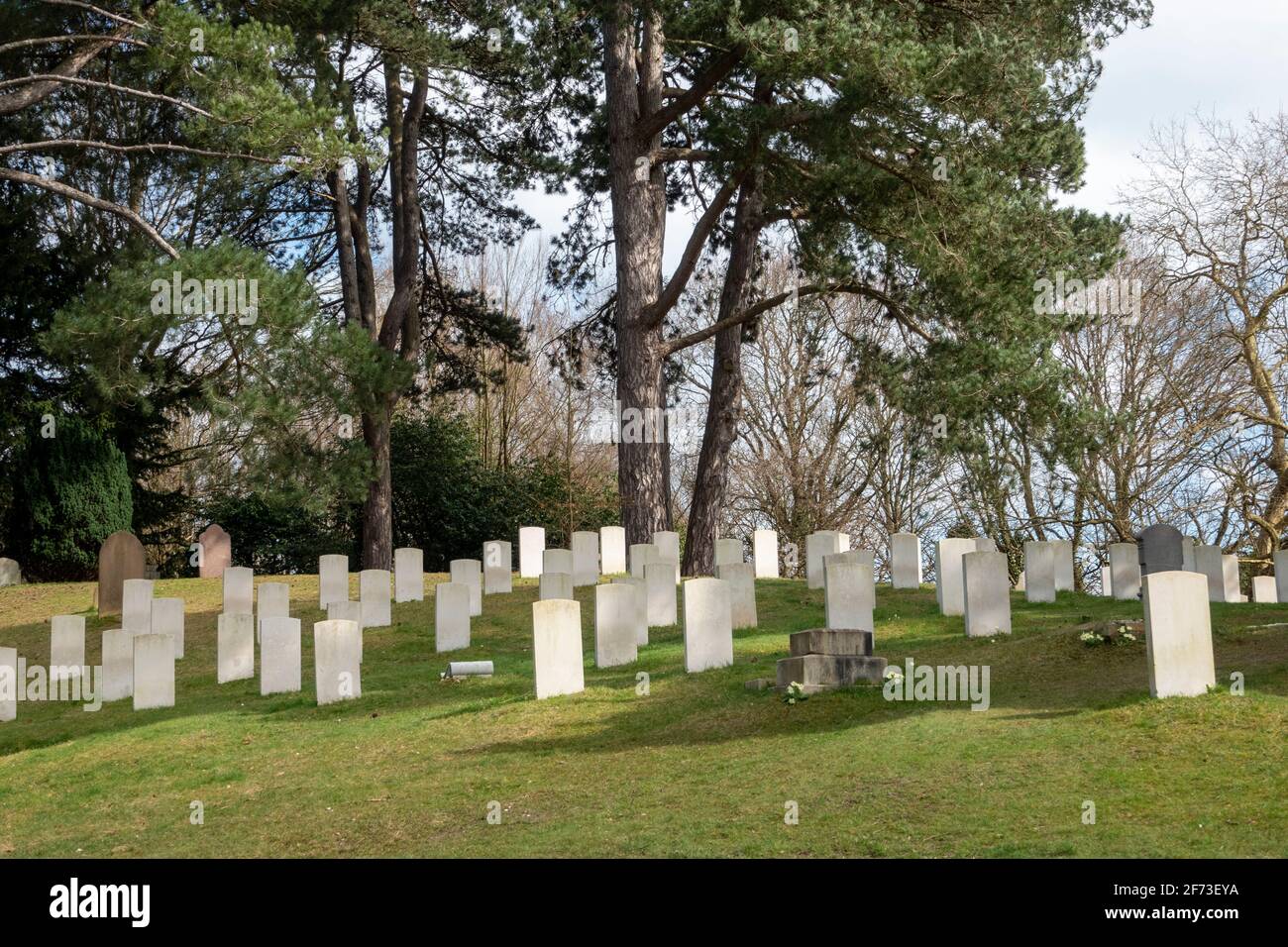 Netley hospital cemetery hi-res stock photography and images - Alamy