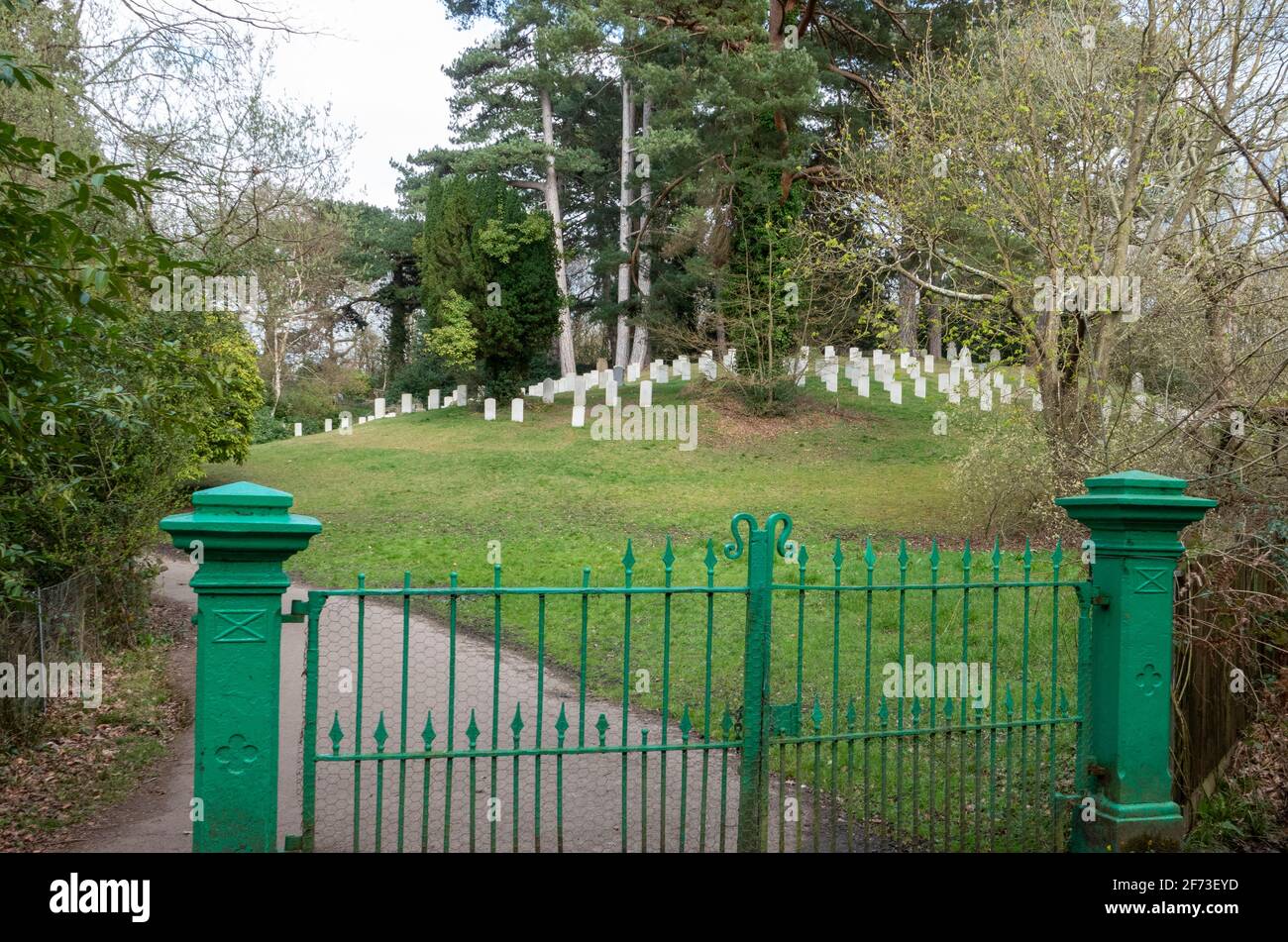Netley cemetery hi-res stock photography and images - Alamy