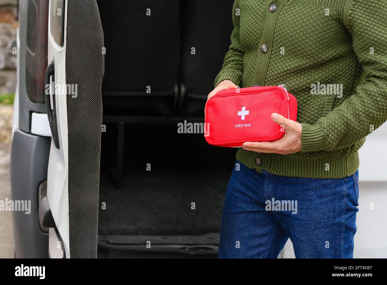 Man first aid kit hi-res stock photography and images - Alamy