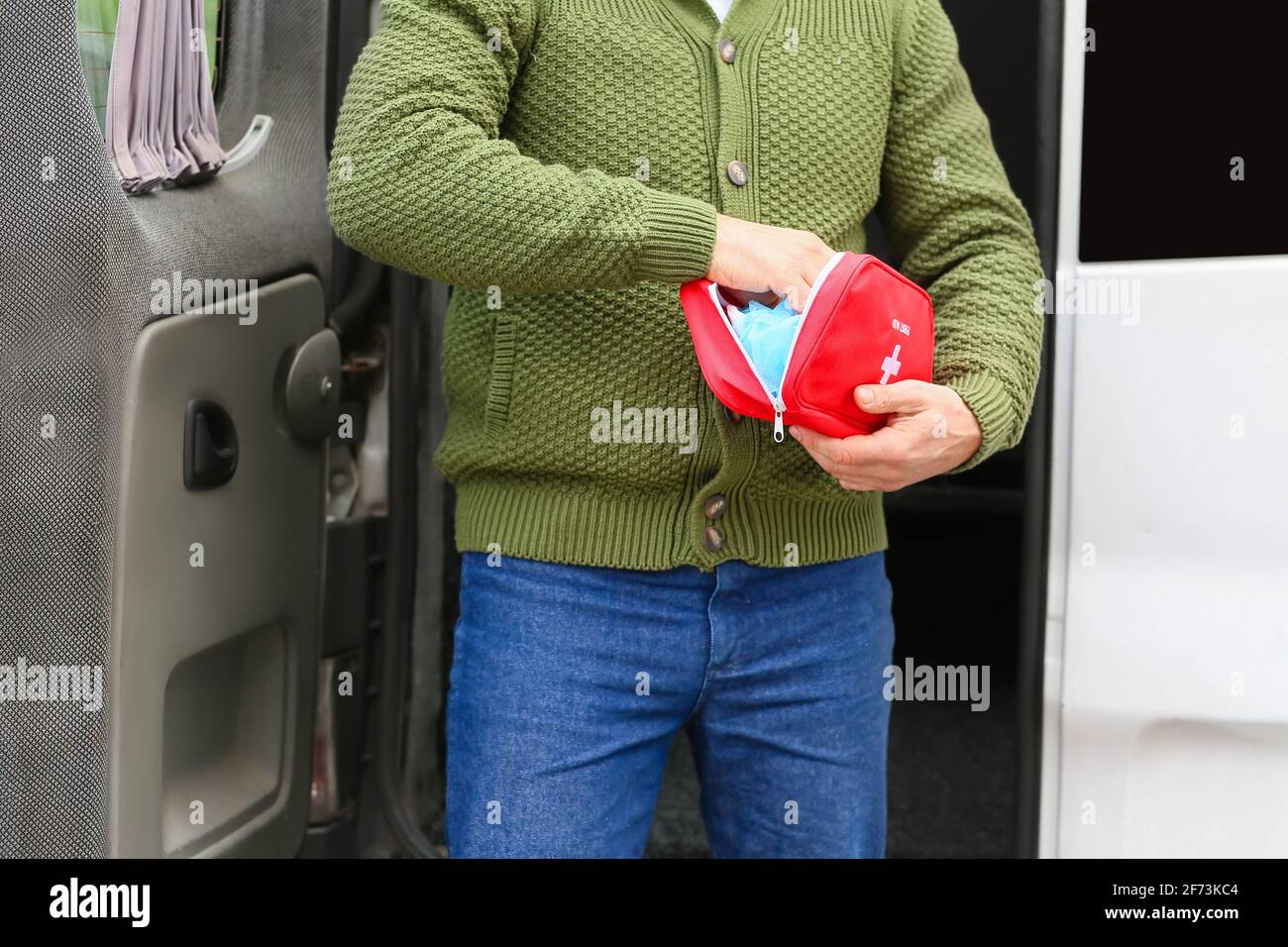 Man first aid kit hi-res stock photography and images - Alamy