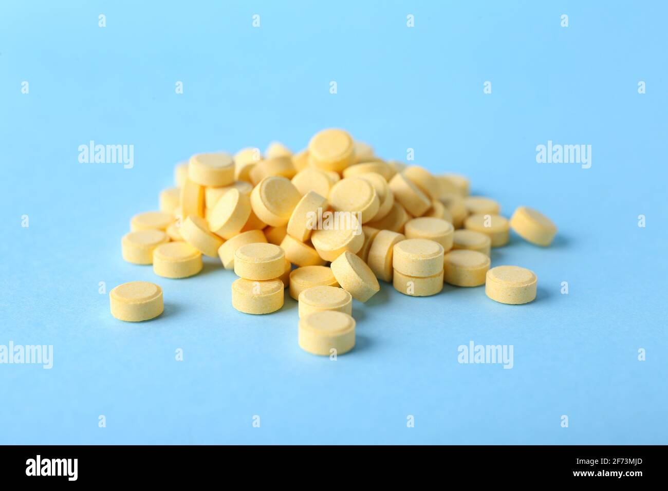 Folic acid pills hi-res stock photography and images - Alamy