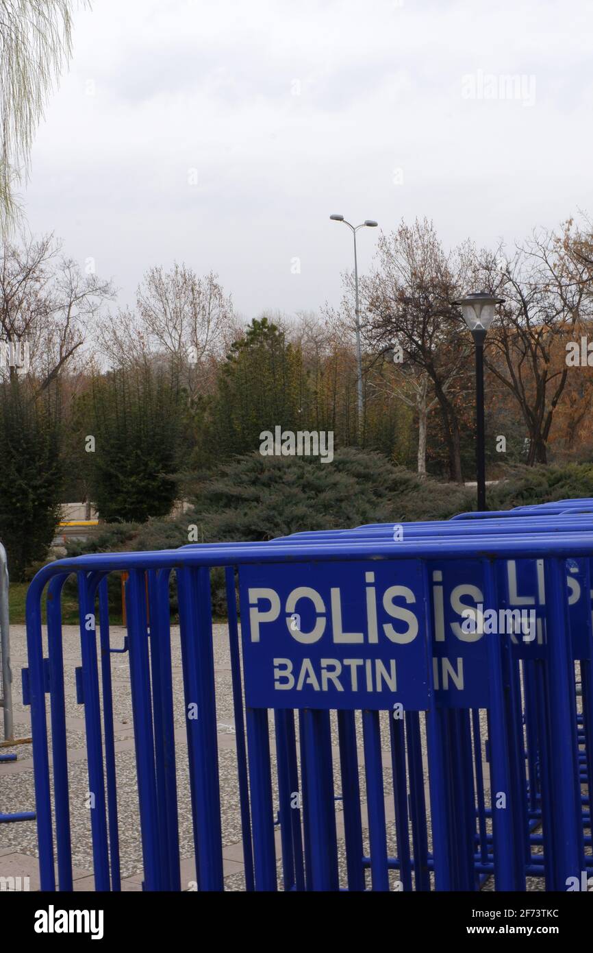 Polis barricade hi-res stock photography and images - Alamy