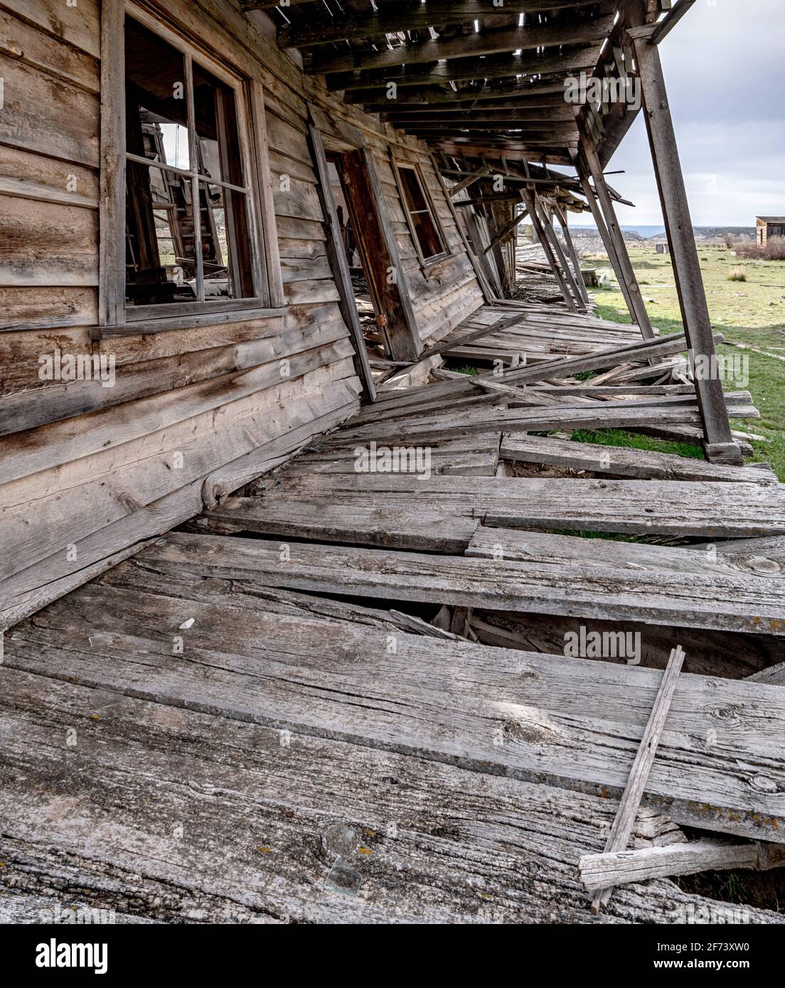 Rundown structures hi-res stock photography and images - Alamy