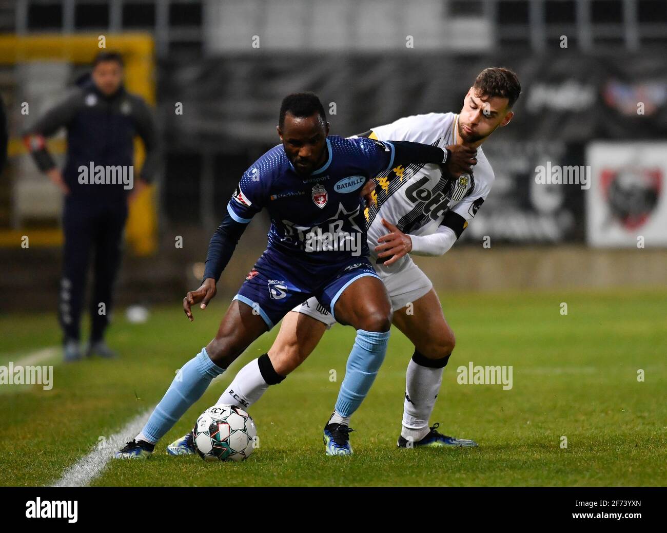 Olinga hi-res stock photography and images - Alamy