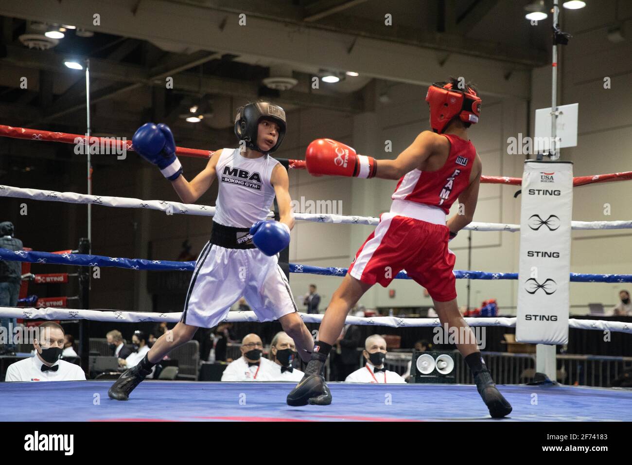 3rd round boxing hi-res stock photography and images - Alamy