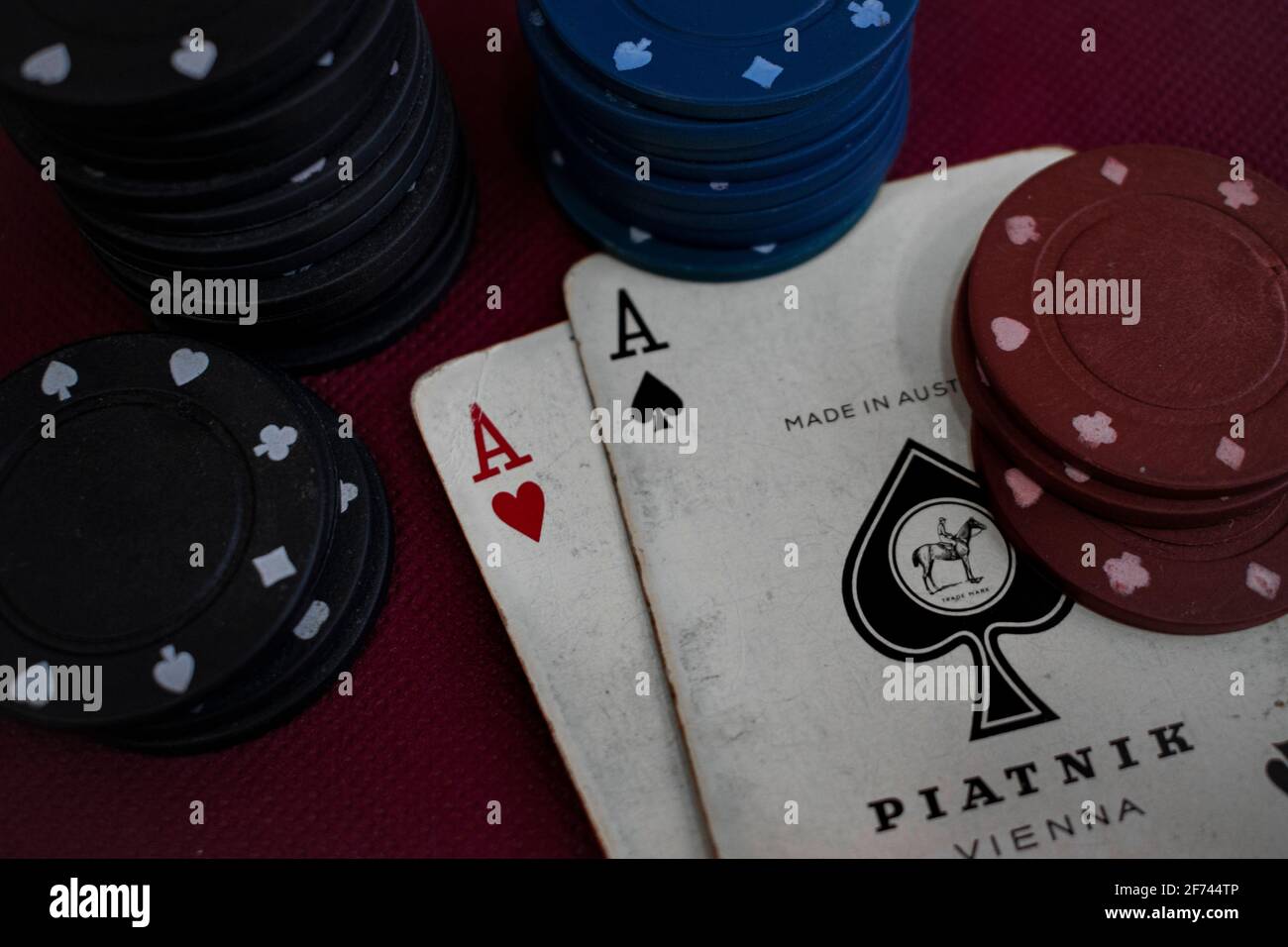 Bicycle playing cards hi-res stock photography and images - Alamy