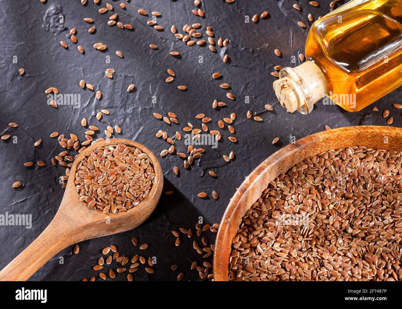 Linum usitatissimum - Seeds and linseed oil Stock Photo - Alamy