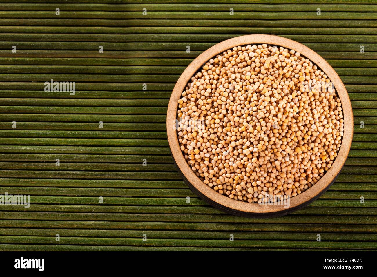 Organic mustard seeds - Sinapis alba Stock Photo - Alamy