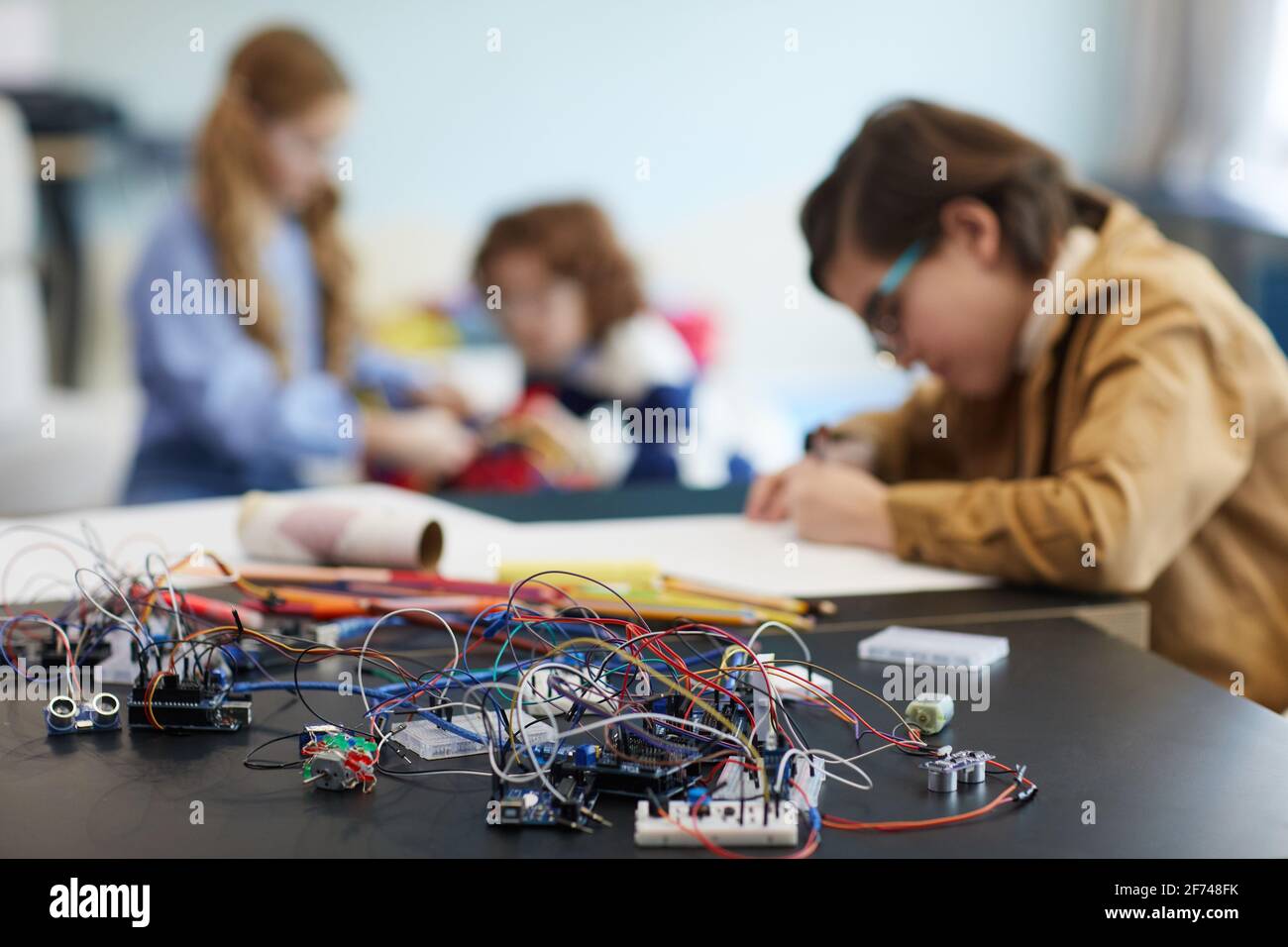 Boy genius robot hi-res stock photography and images - Alamy