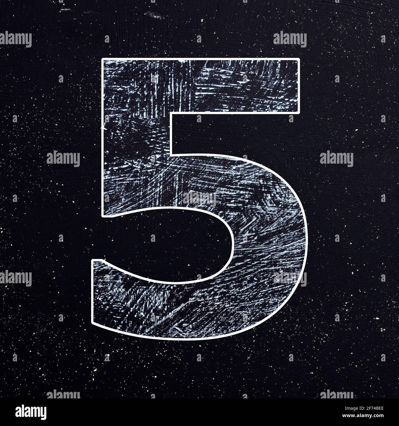 Number 5 written with chalk on the blackboard Stock Photo - Alamy