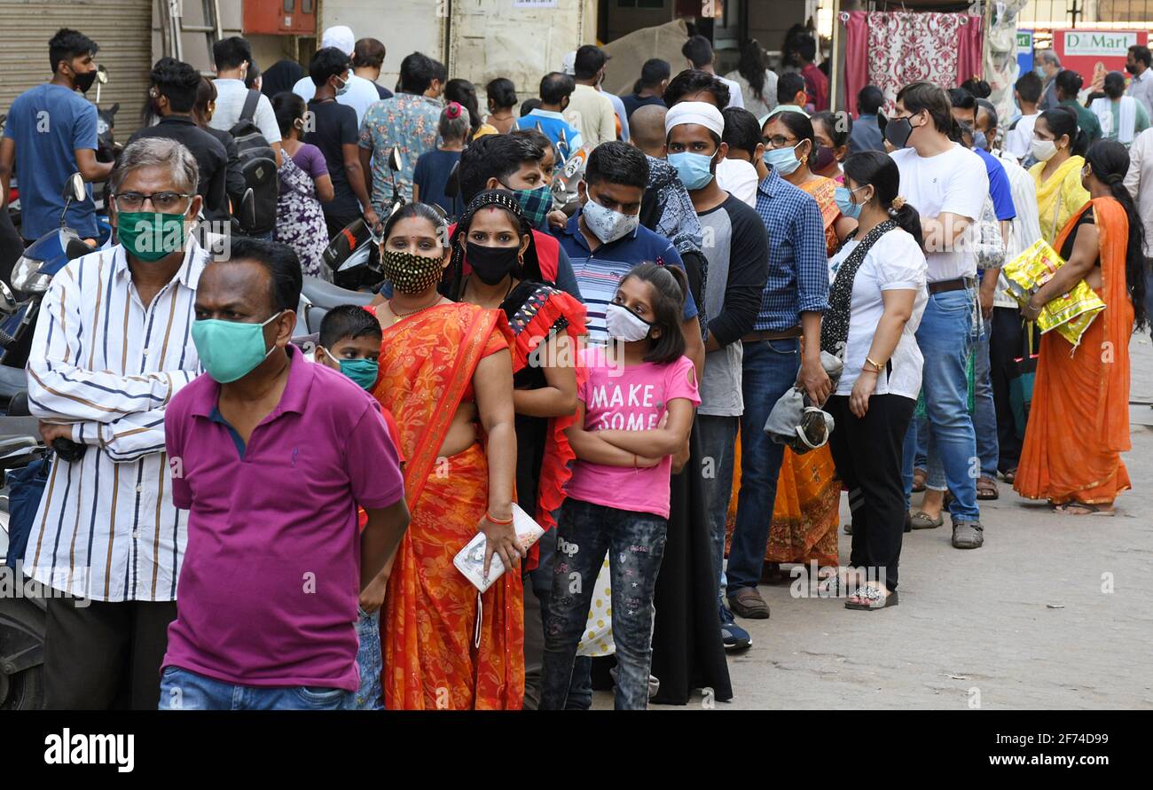 D mart supermarket hi-res stock photography and images - Alamy