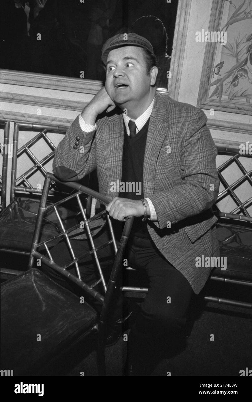 Dom deluise deluise Black and White Stock Photos & Images - Alamy