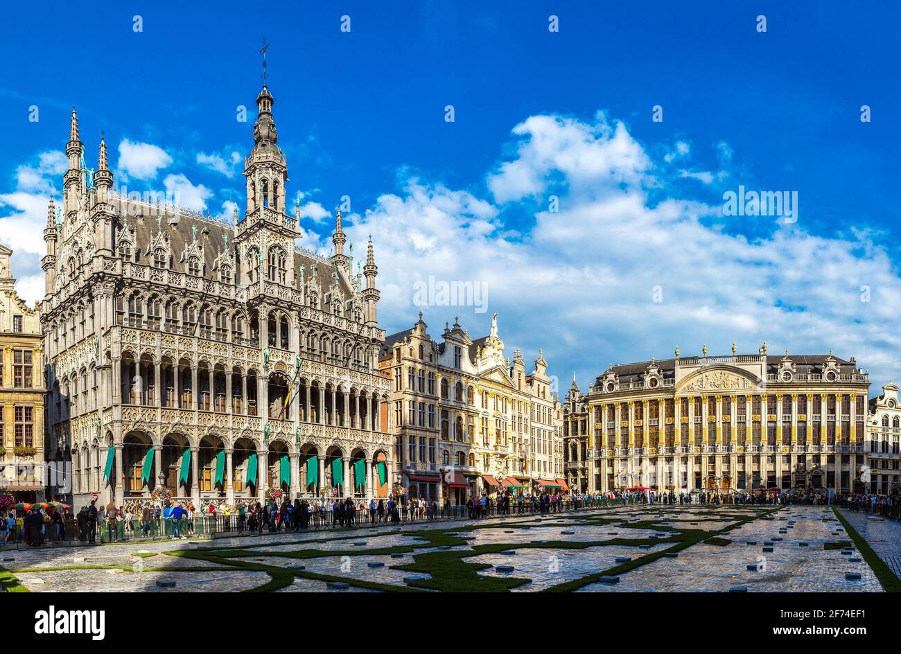 The Grand Place in a beautiful summer day in Brussels, Belgium Stock ...