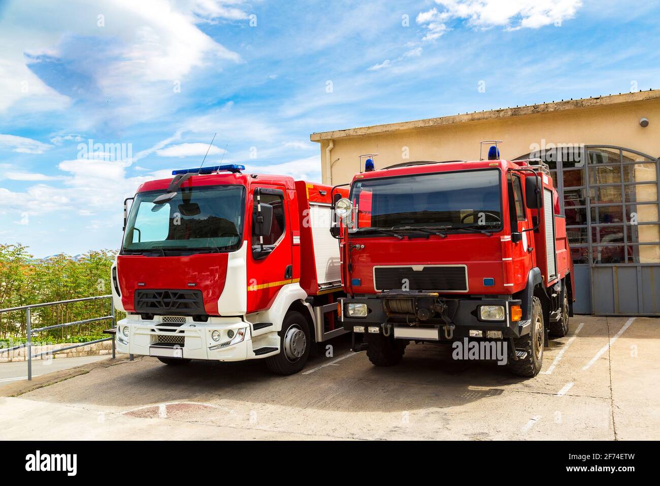 Fire station york engines hi-res stock photography and images - Alamy