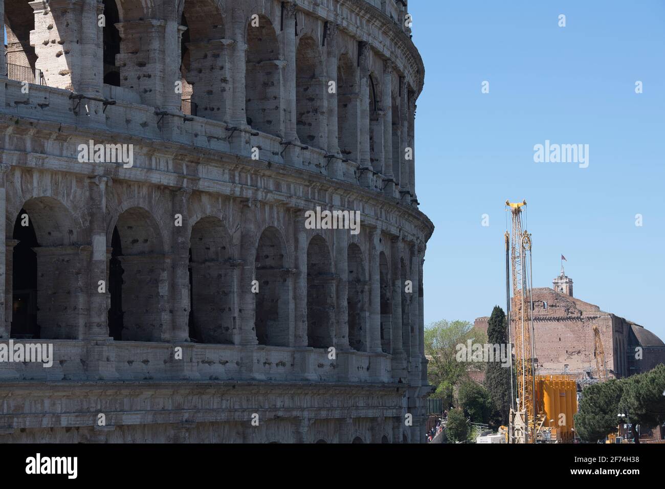 Exterior wall of colosseum hi-res stock photography and images - Alamy
