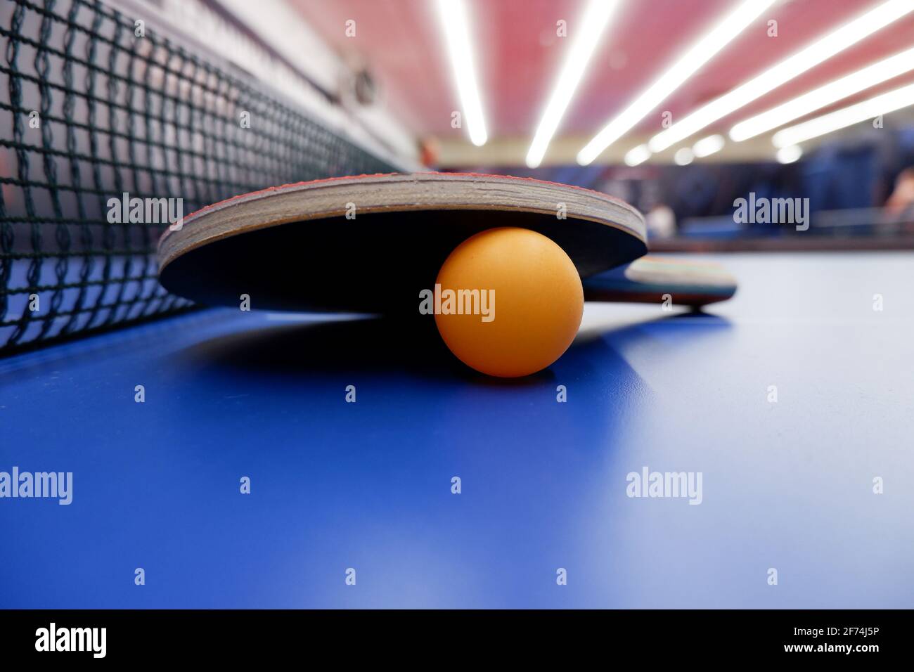 Ball with shadow on a table hi-res stock photography and images - Alamy