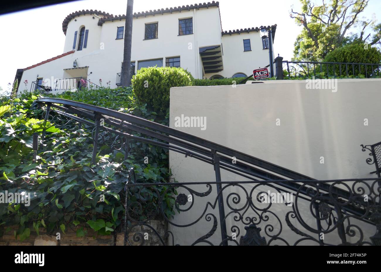 La Mort De Johnny Lewis