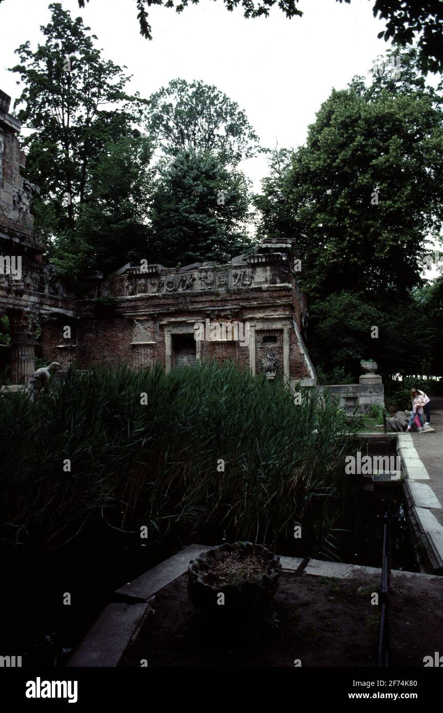 Vienna, Austria. 6/16/1990. Schonbrunn Palace. 1778 replica of Roman ...