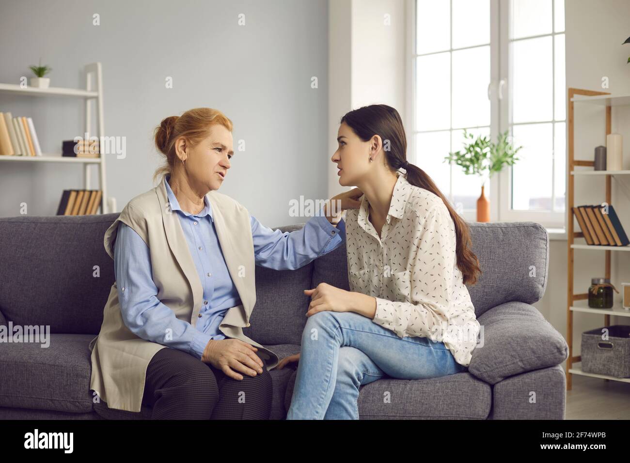 Old lady giving advice hi-res stock photography and images - Alamy