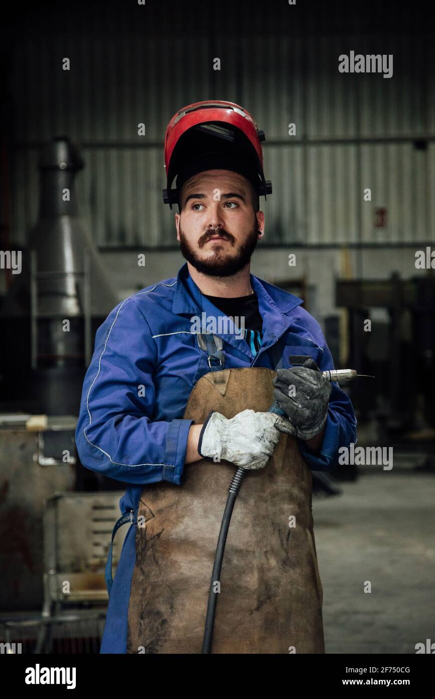 Mechanic welding hi-res stock photography and images - Alamy