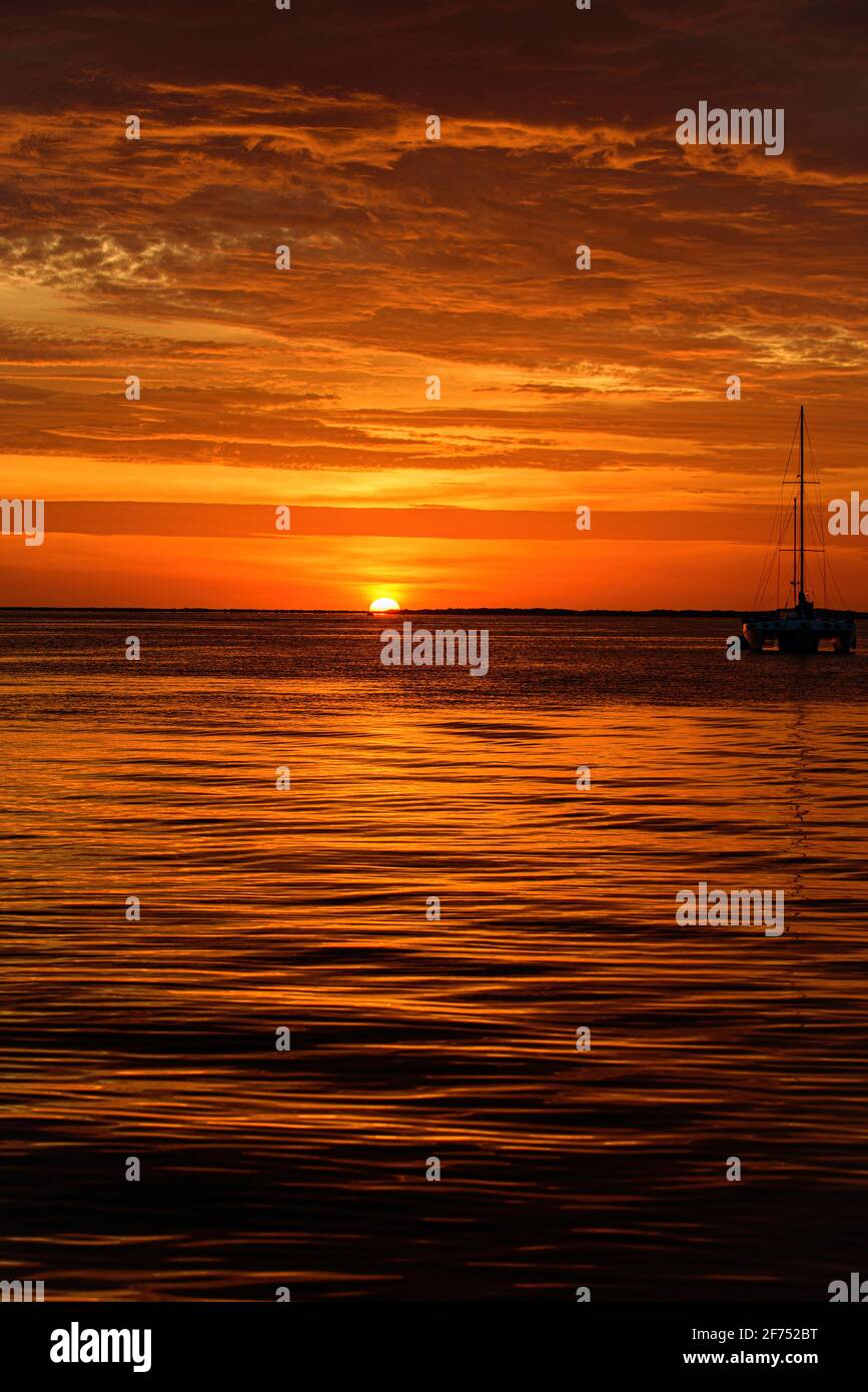 Sea boat on water. Sailboats at sunset. Ocean yacht sailing water Stock ...