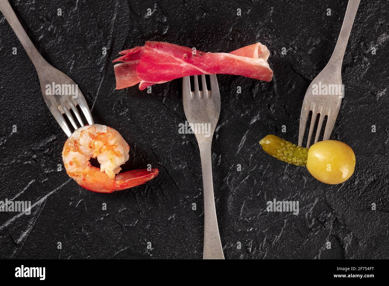 Cocktail menu from above hi-res stock photography and images - Alamy