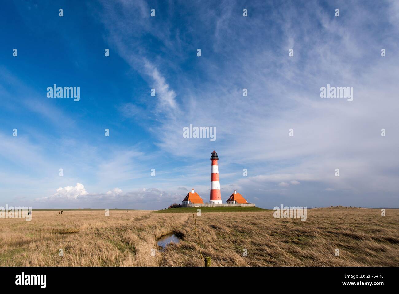 The popular Westerheversand lighthouse near St. Peter-Ording Stock ...