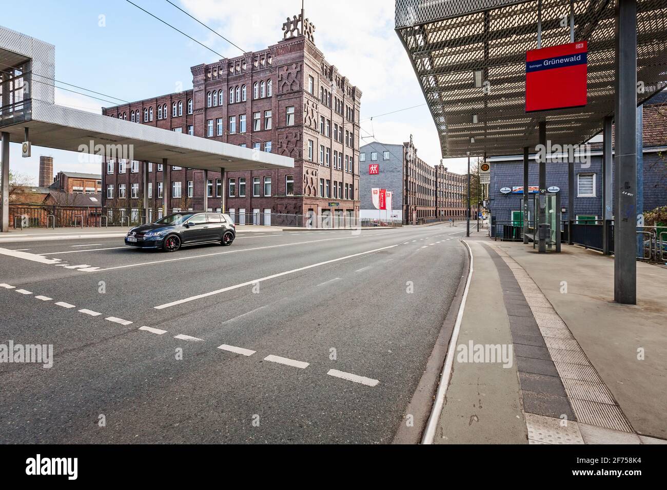 Zwilling logo hi-res stock photography and images - Alamy