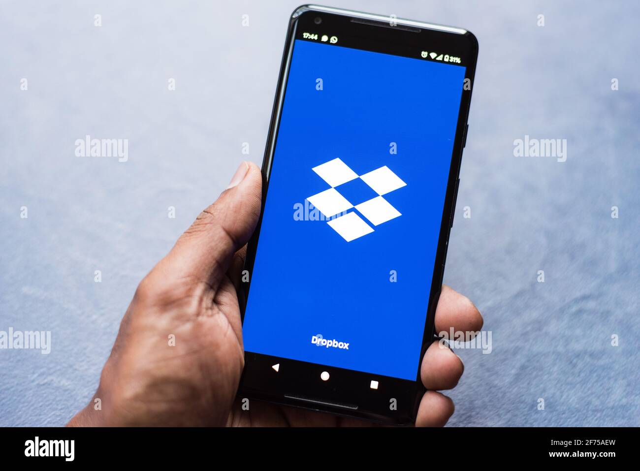 Dropbox hi-res stock photography and images - Alamy
