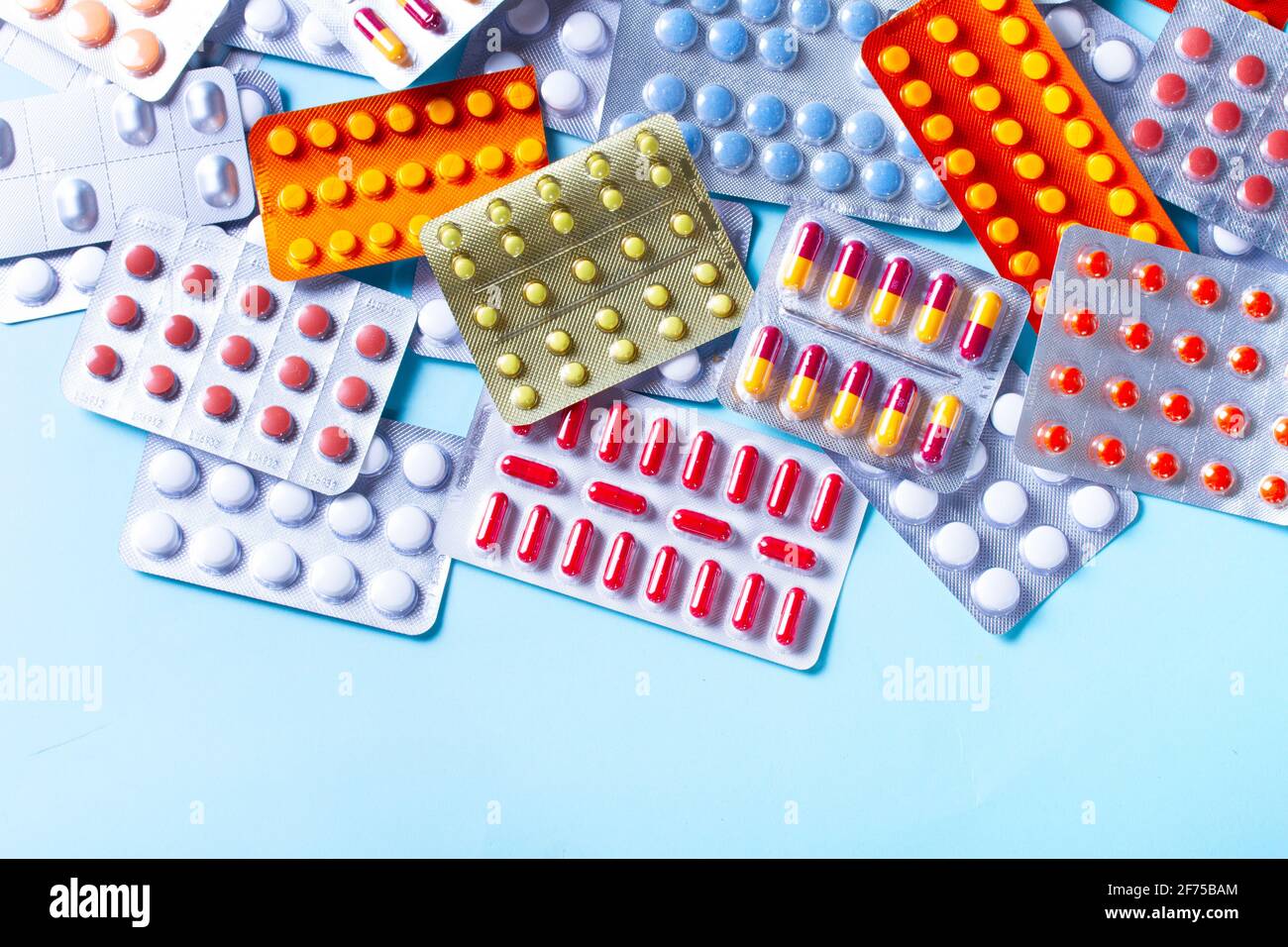 Pile of pills Stock Photo - Alamy
