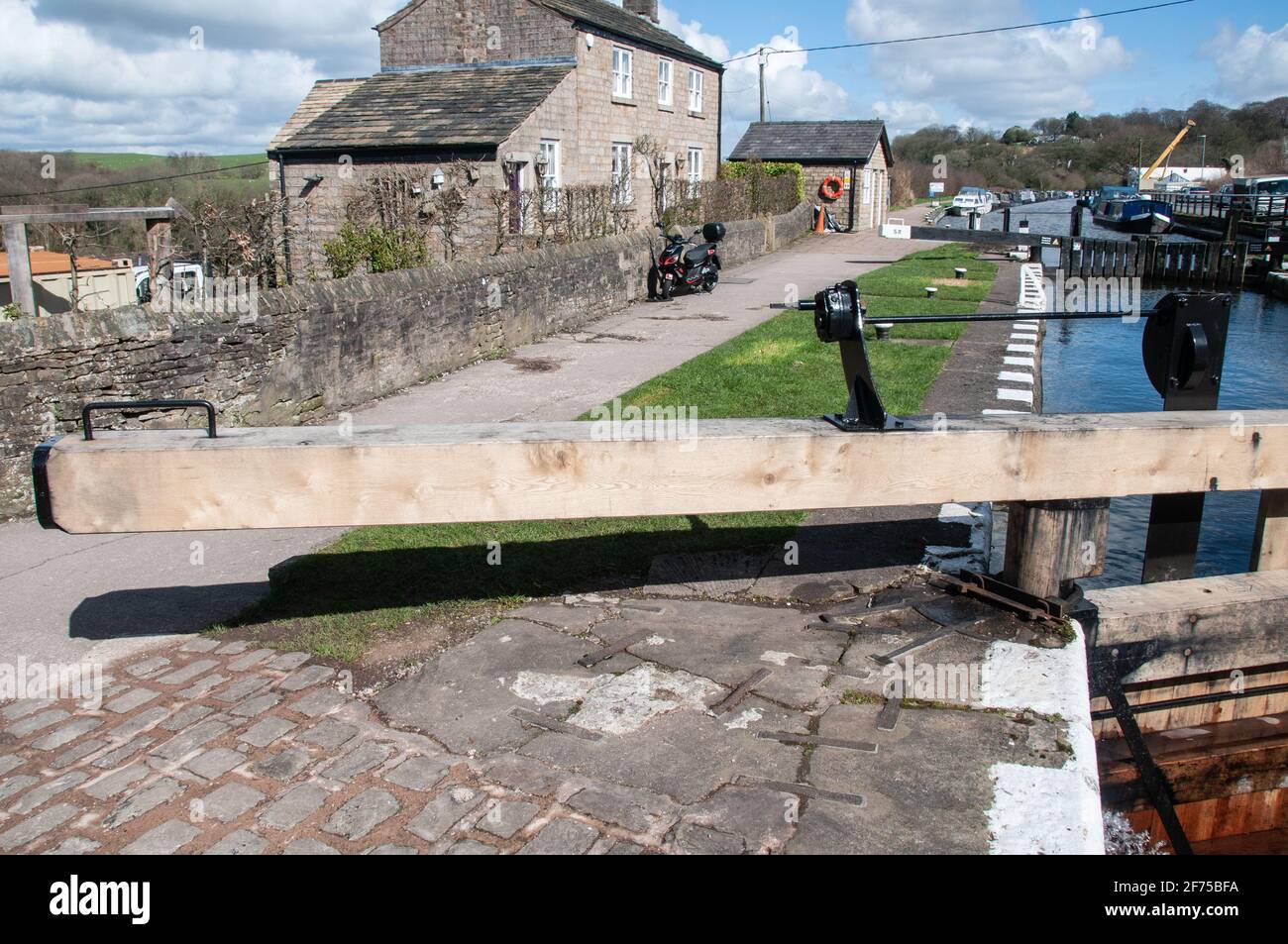Replacement canal lock gates hi-res stock photography and images - Alamy