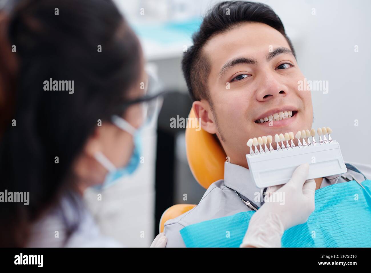 Tooth color palette hi-res stock photography and images - Alamy