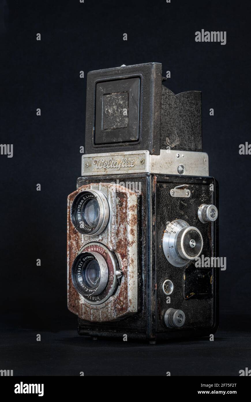 rusty old camera Stock Photo - Alamy