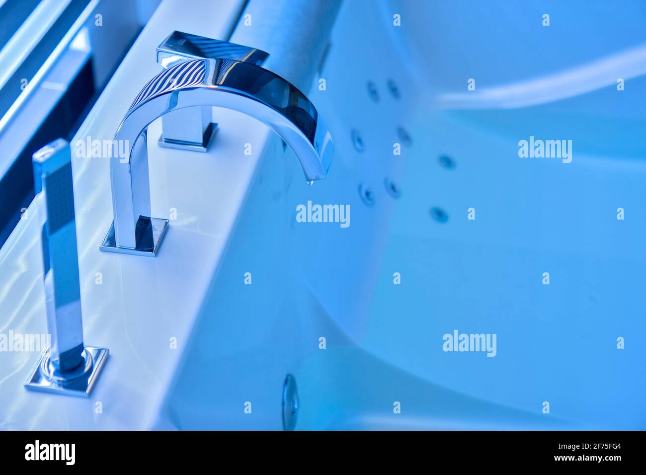 Modern spa interior pool hi-res stock photography and images - Alamy