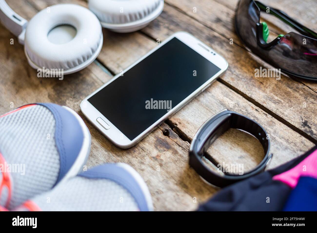 Set of objects for running with smartphone mock-up Stock Photo - Alamy