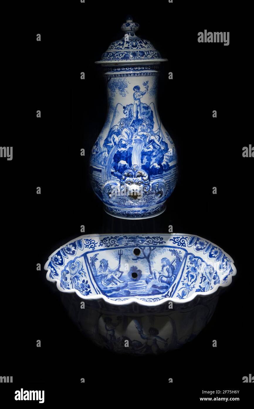 Delft dutch the netherlands hi-res stock photography and images - Alamy