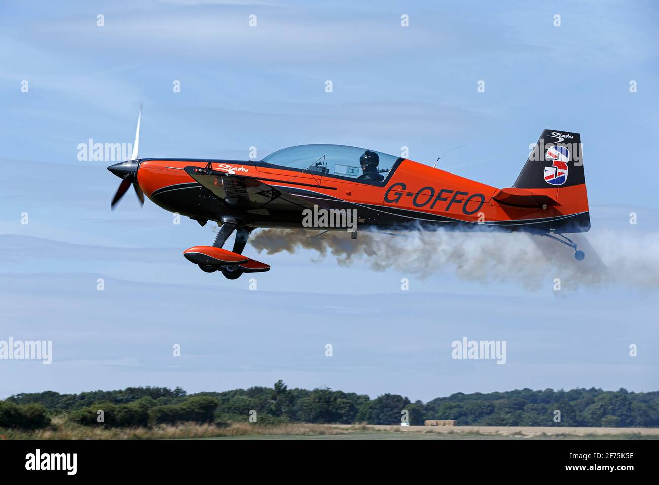 Extra aircraft hi-res stock photography and images - Alamy