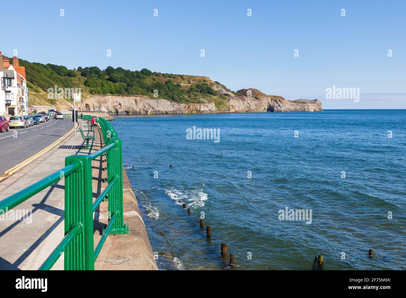 High tide yorkshire coast hi-res stock photography and images - Alamy