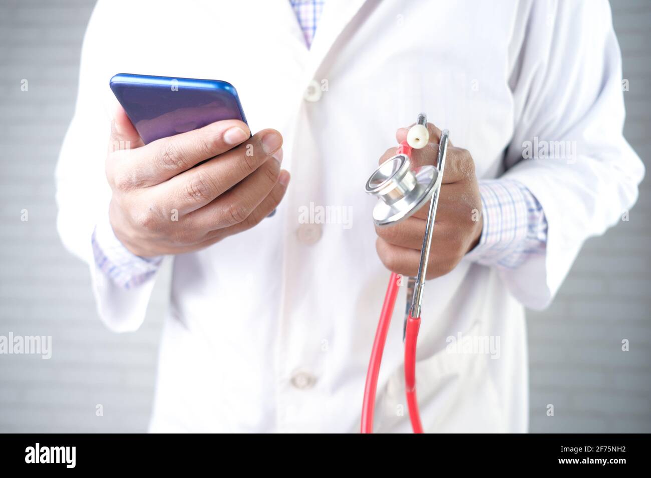 Doctor worker profession using hi-res stock photography and images - Alamy