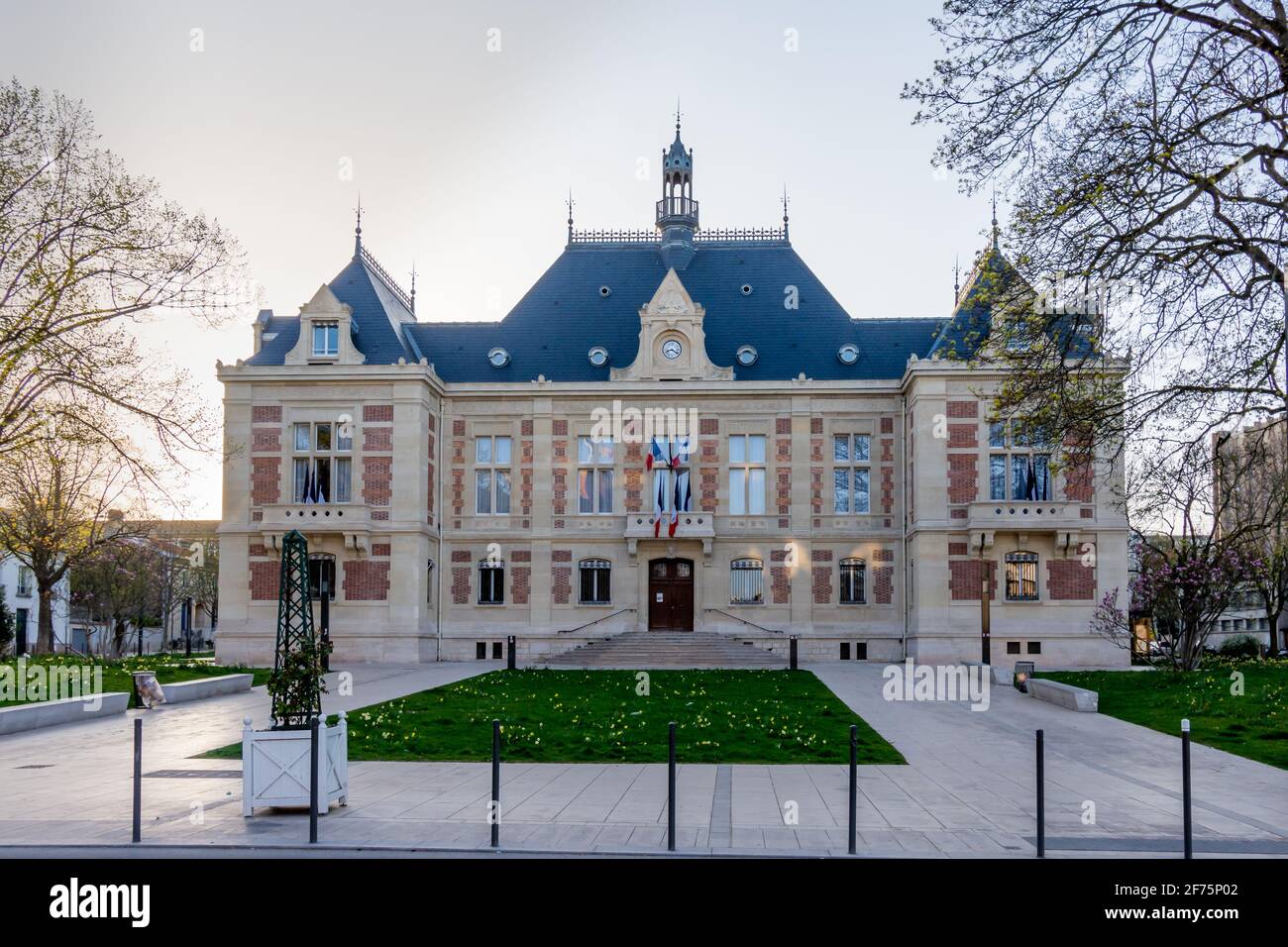 Exterior view of the Montrouge town hall. Montrouge is a town in the ...