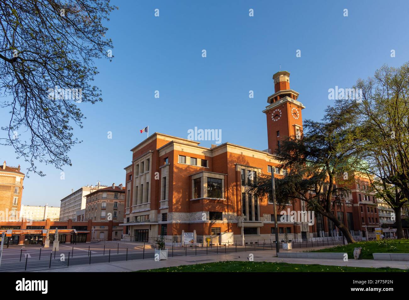 Exterior view of the Beffroi de Montrouge cultural and congress center ...