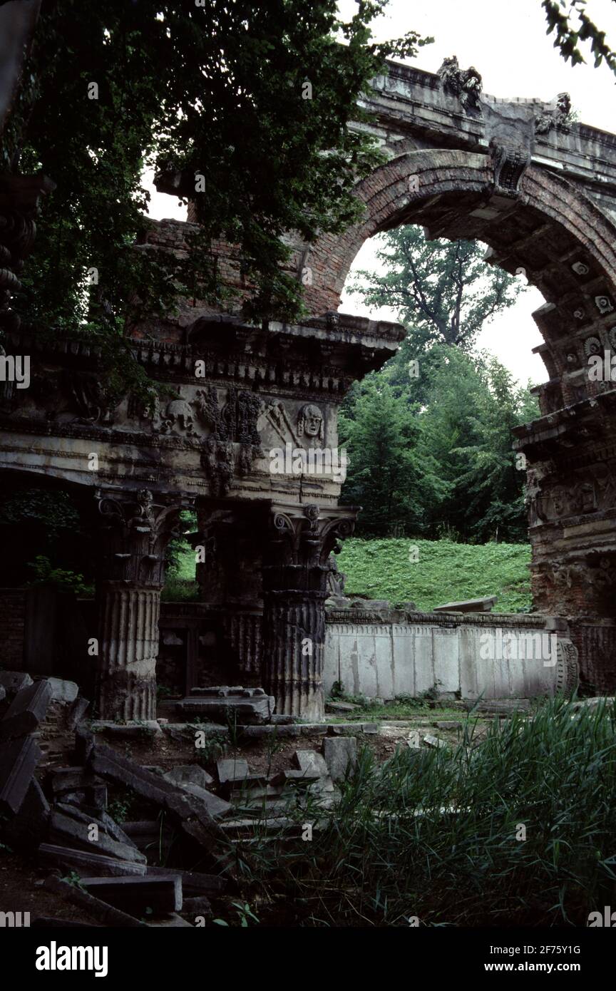 Vienna, Austria. 6/16/1990. Schonbrunn Palace. 1778 replica of Roman ...