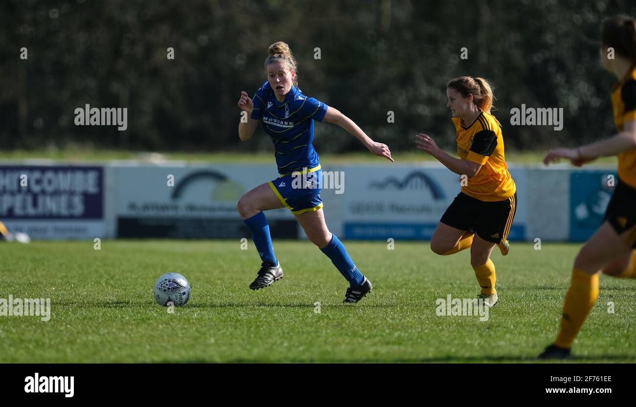 Wolverhampton, UK. 04th Apr, 2021. Hayley James (#21 Forest ) running ...